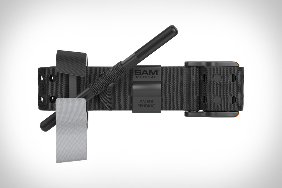 Bullet 02 Flashlight | Uncrate