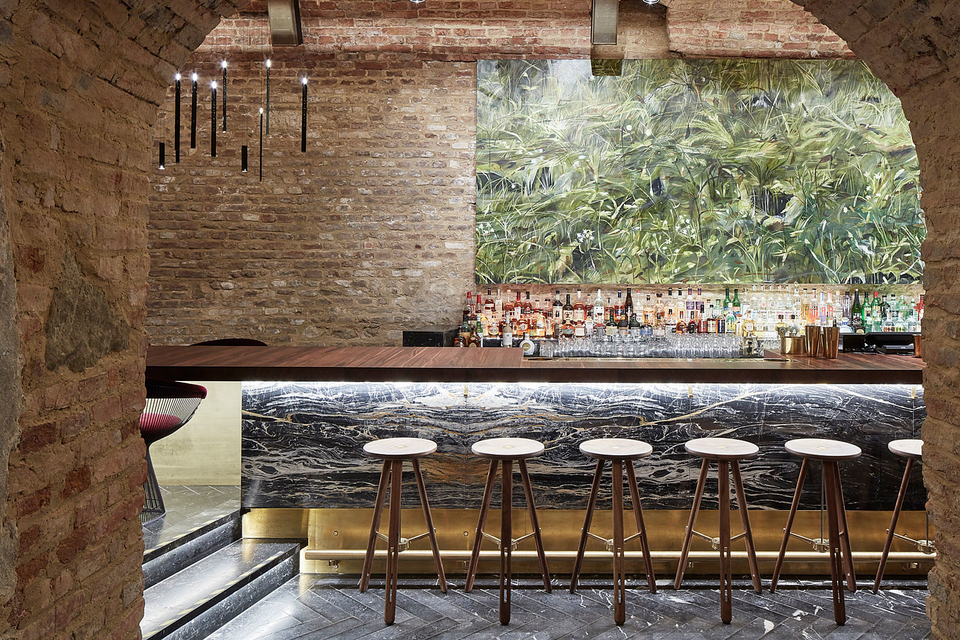 Les Aviateurs Bar | Uncrate