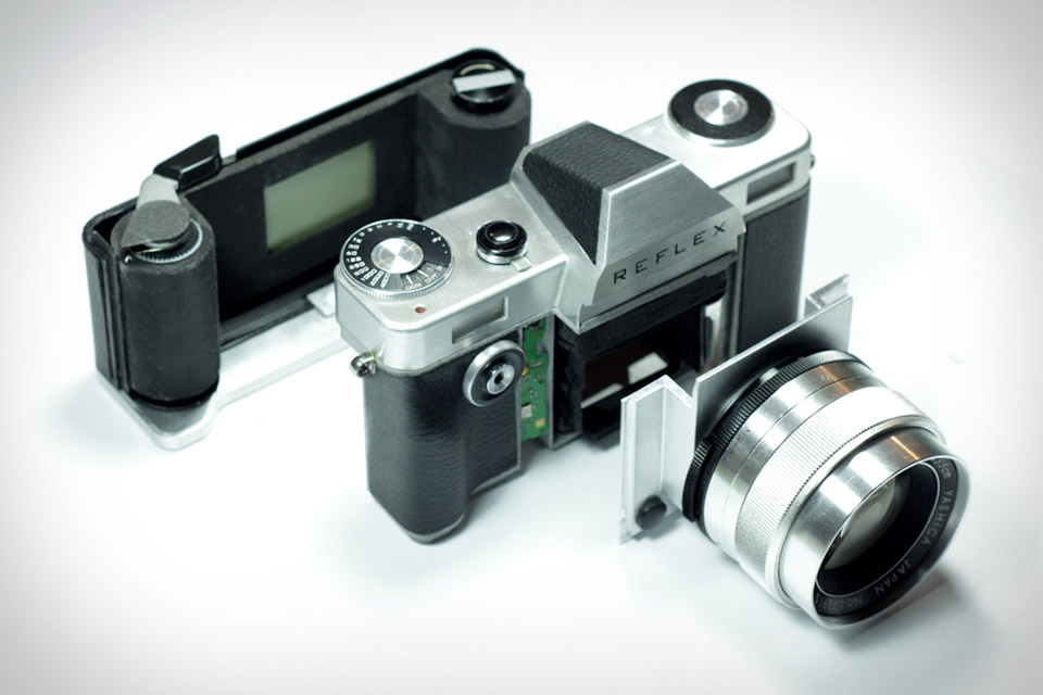 GimbalCam Self-Stabilizing Camera | Uncrate