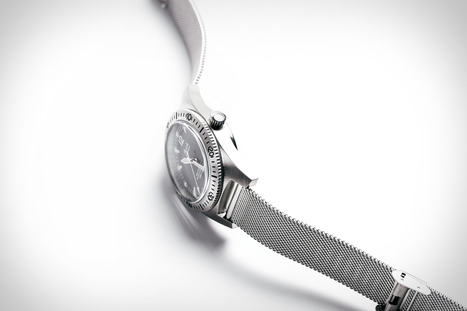 Alsta Nautoscaph II Jaws Watch | Uncrate