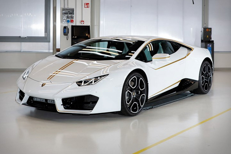 Pope Francis' Lamborghini Huracan RWD Coupe | Uncrate