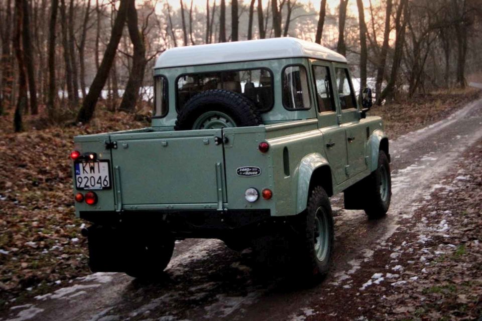 Land Serwis Land Rover Defender Series I SUV | Uncrate