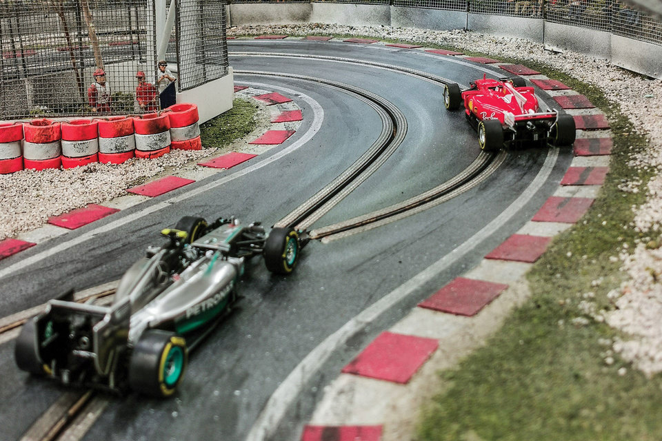 Formula 1 Slot Car Racetrack | Uncrate