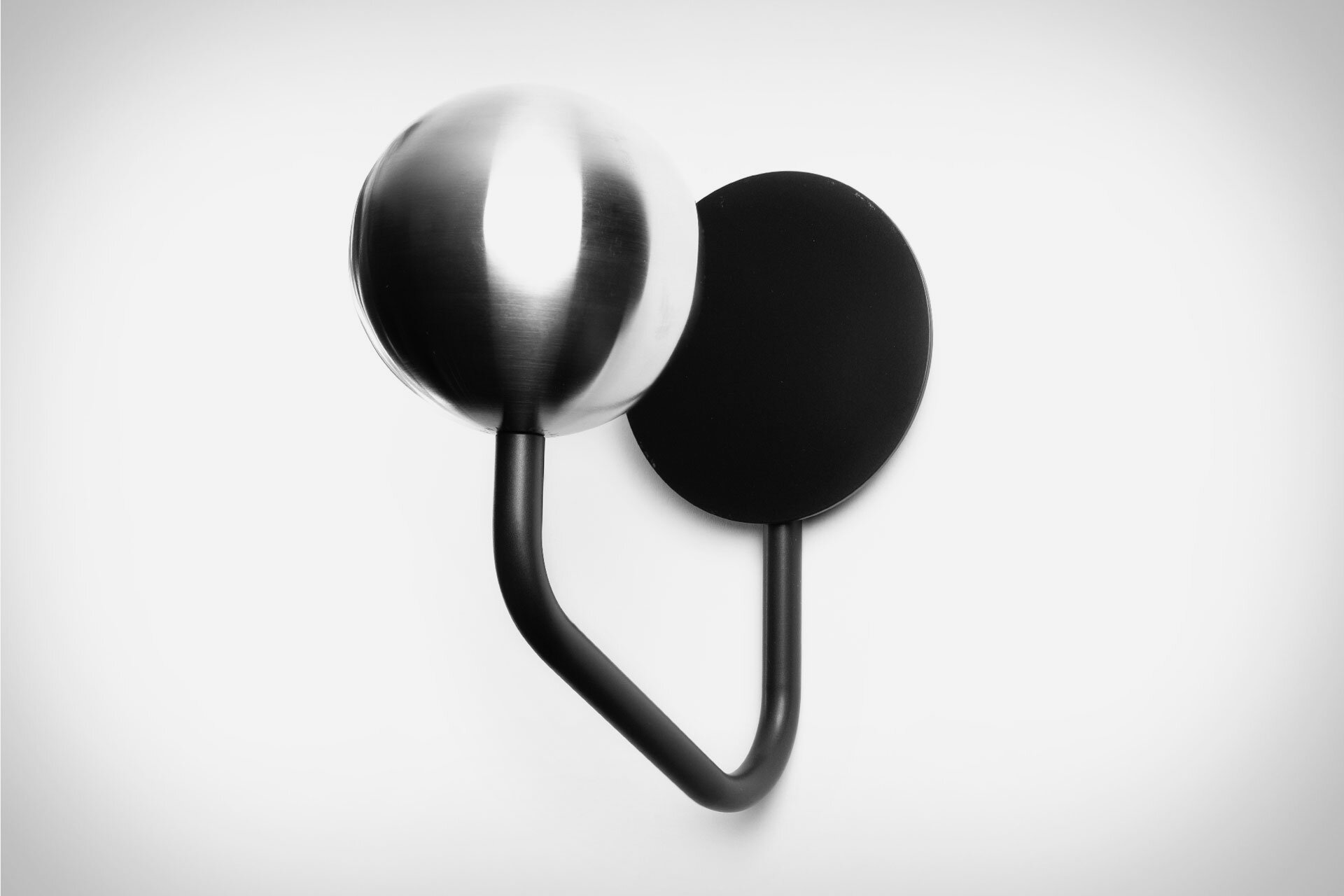 Halley Helmet Stands | Uncrate