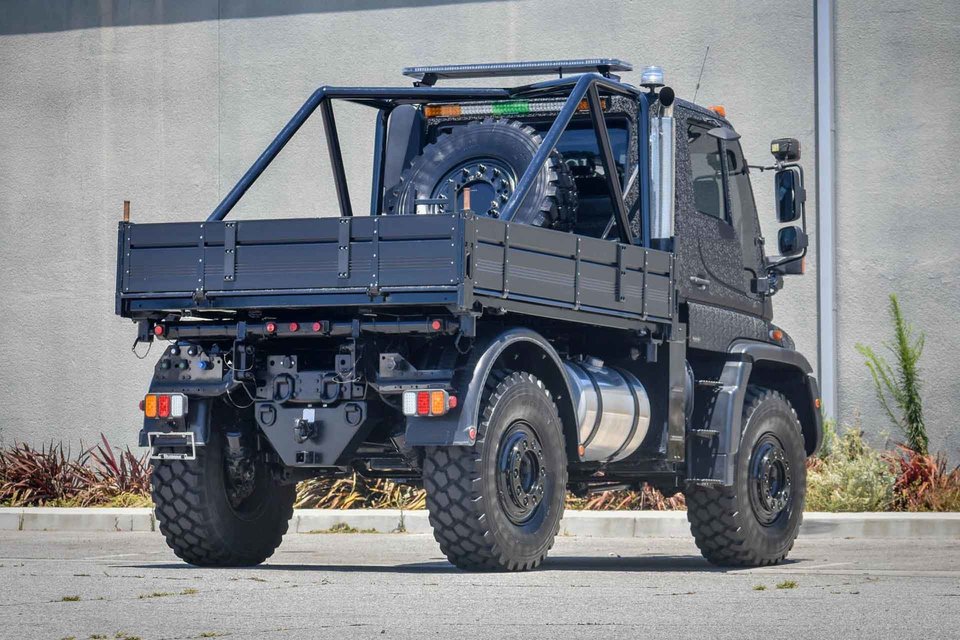 2003 Mercedes-Benz Unimog U500 Truck | Uncrate