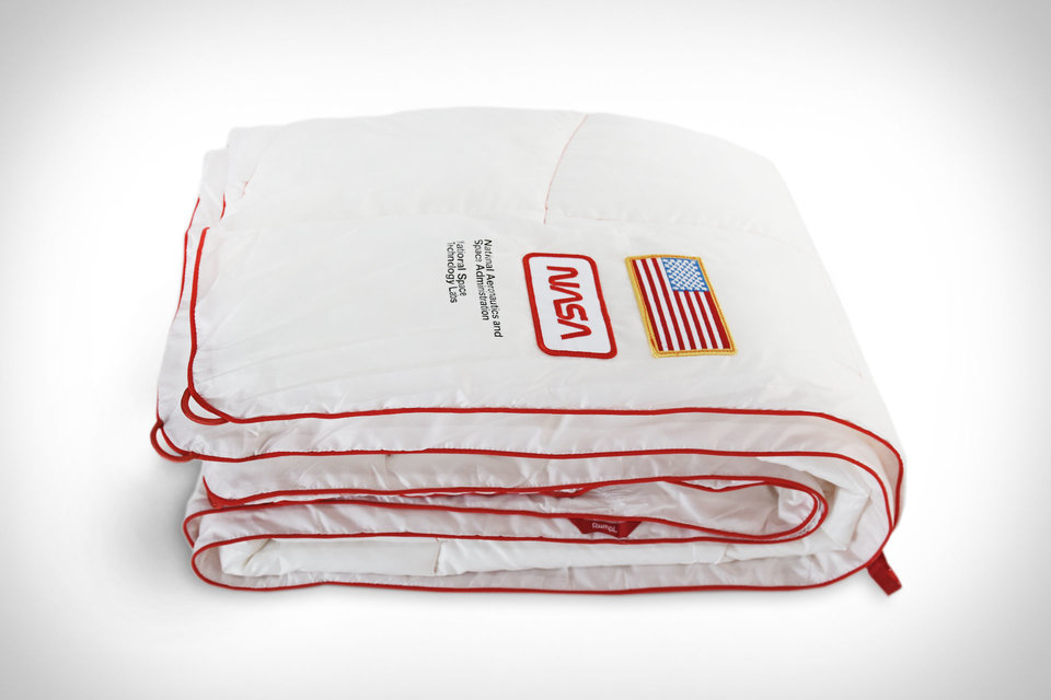 NASA NanoLoft Puffy Blanket | Uncrate