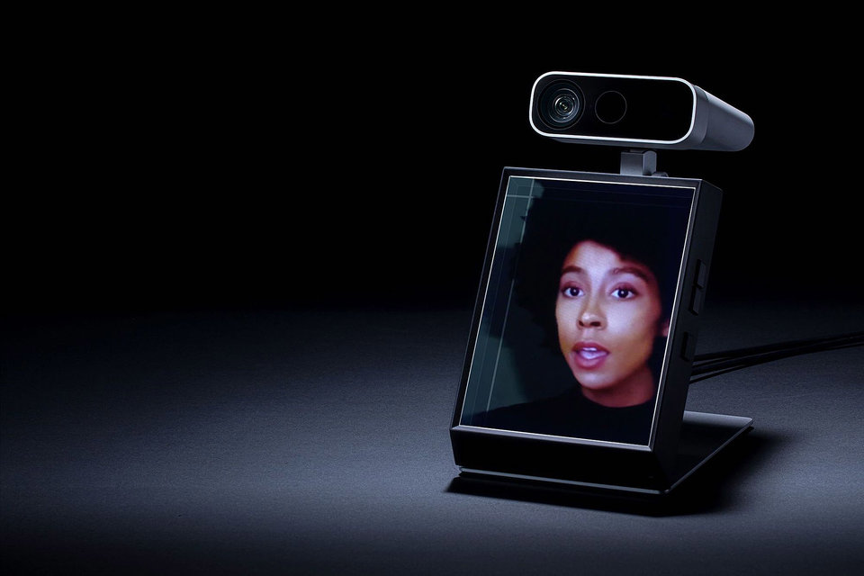 Looking Glass Portrait Holographic Display | Uncrate