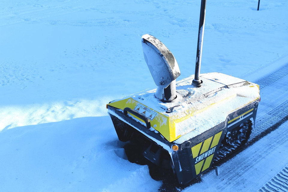 Snowbot S1 Snow Blower Robot | Uncrate