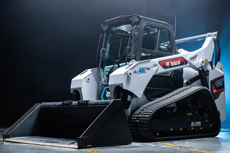 Bobcat T7X Electric Loader | Uncrate