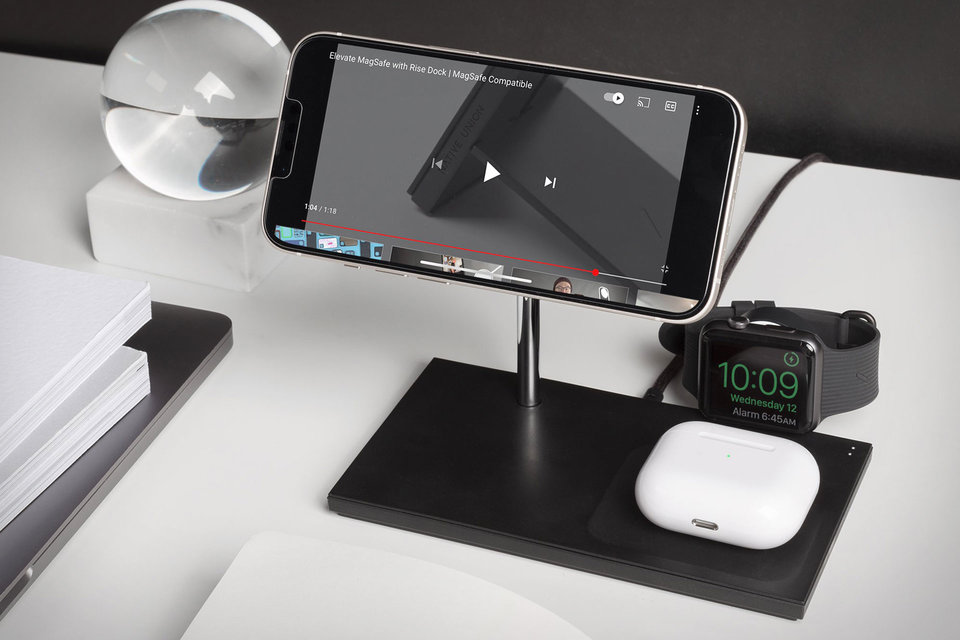 Das 3-in-1-MagSafe-Dock von Native Union | Uncrate