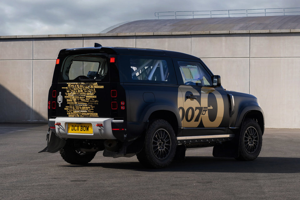 Land Rover Defender 007 Rally SUV | Uncrate