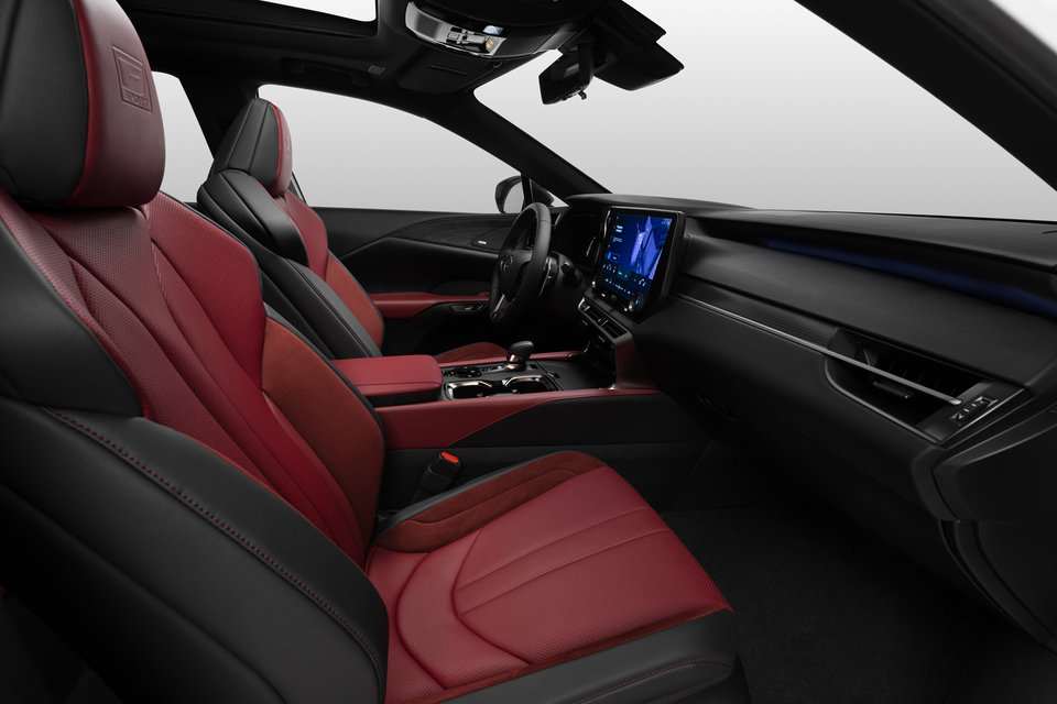 2023 Lexus RX SUV | Uncrate