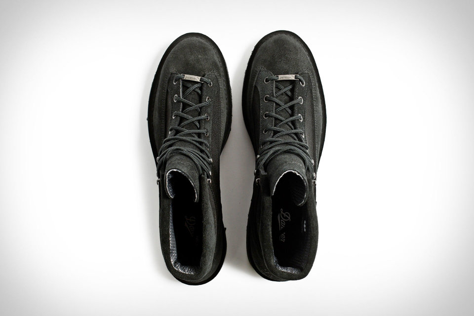 Wayne Enterprises x Uncrate x Danner Light ゴッサム シティ ブーツ | Uncrate