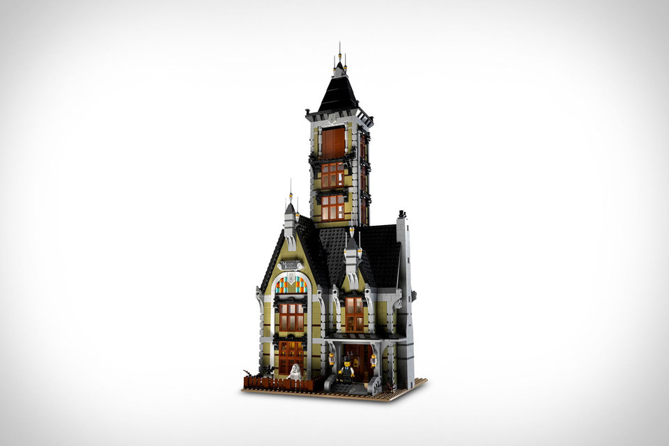 LEGO Haunted House | Uncrate