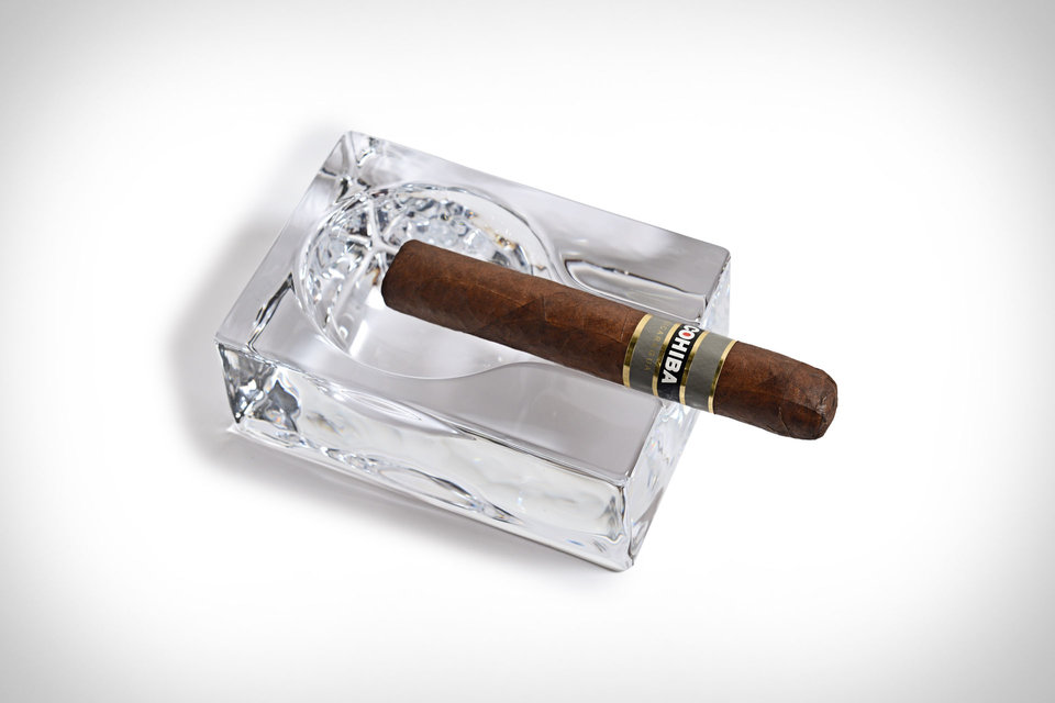 Nude Fumo Cigar Ashtray | Uncrate