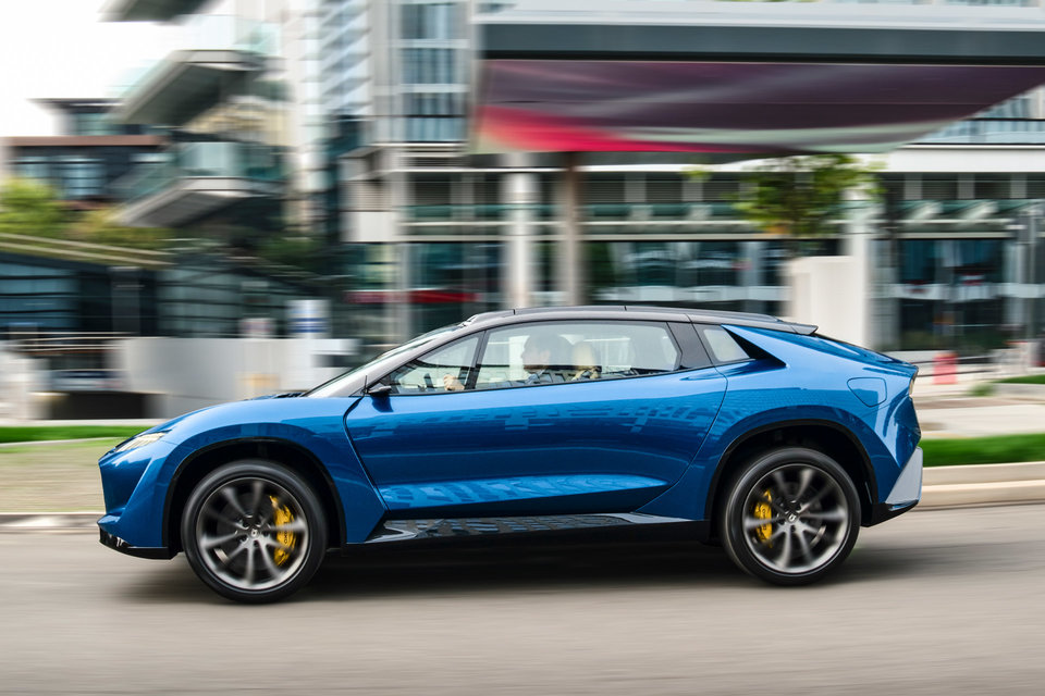 Drako Dragon Electric SUV | Uncrate