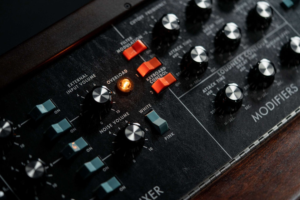 Moog Minimoog Model D Synthesizer Uncrate