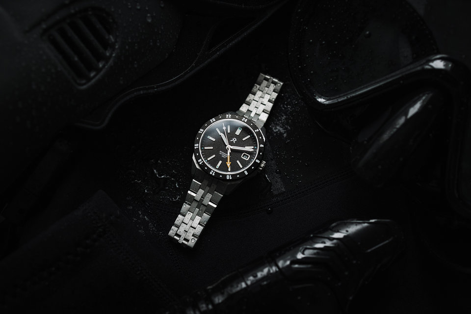 RZE Ascentus GMT Watch | Uncrate