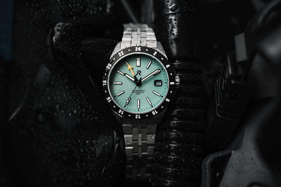 RZE Ascentus GMT Watch | Uncrate