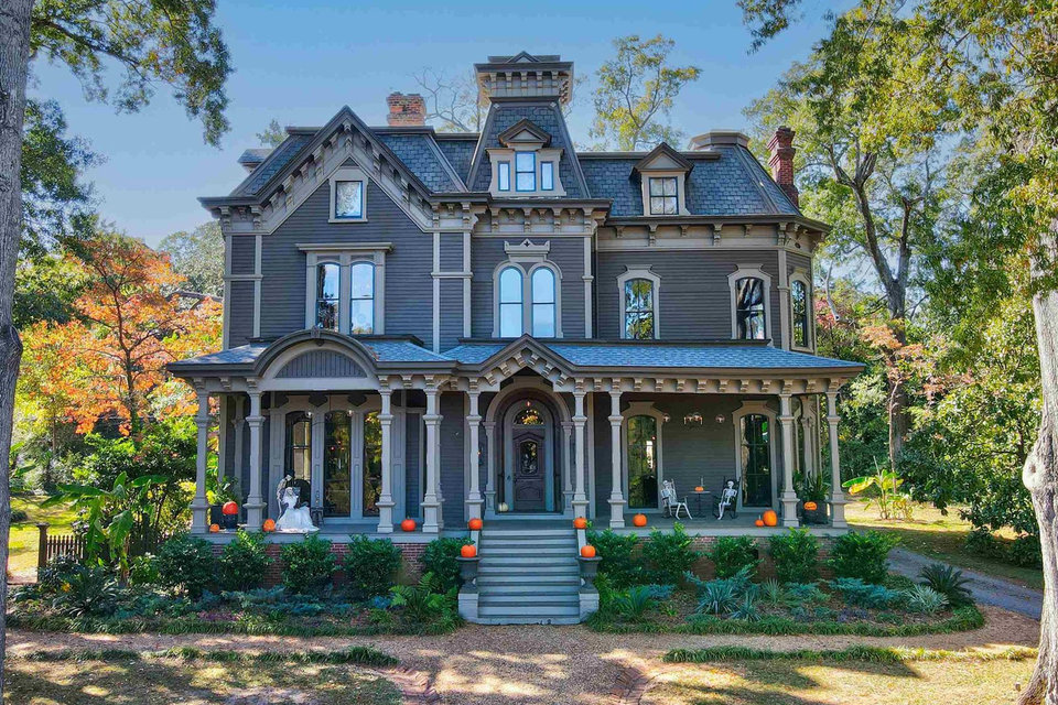 Stranger Things Creel House | Uncrate