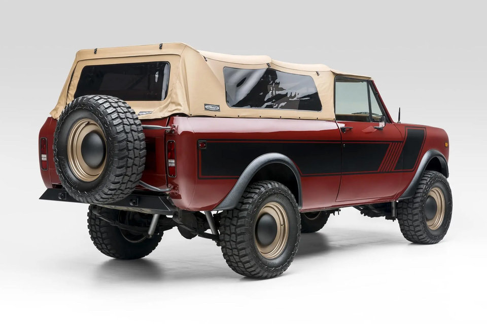 1977 International Harvester Scout II Traveler Restomod | Uncrate