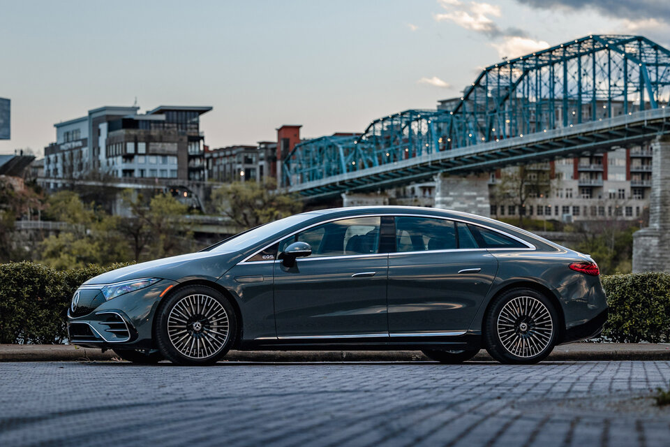 Mercedes-Benz EQS Manufaktur Signature Edition | Uncrate
