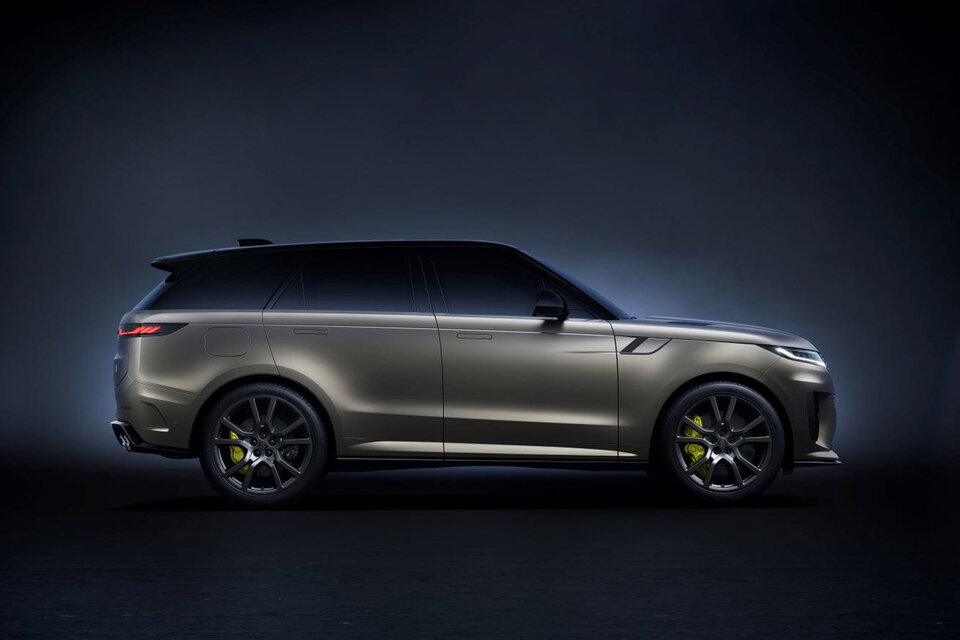 Range Rover Sport SV | Uncrate