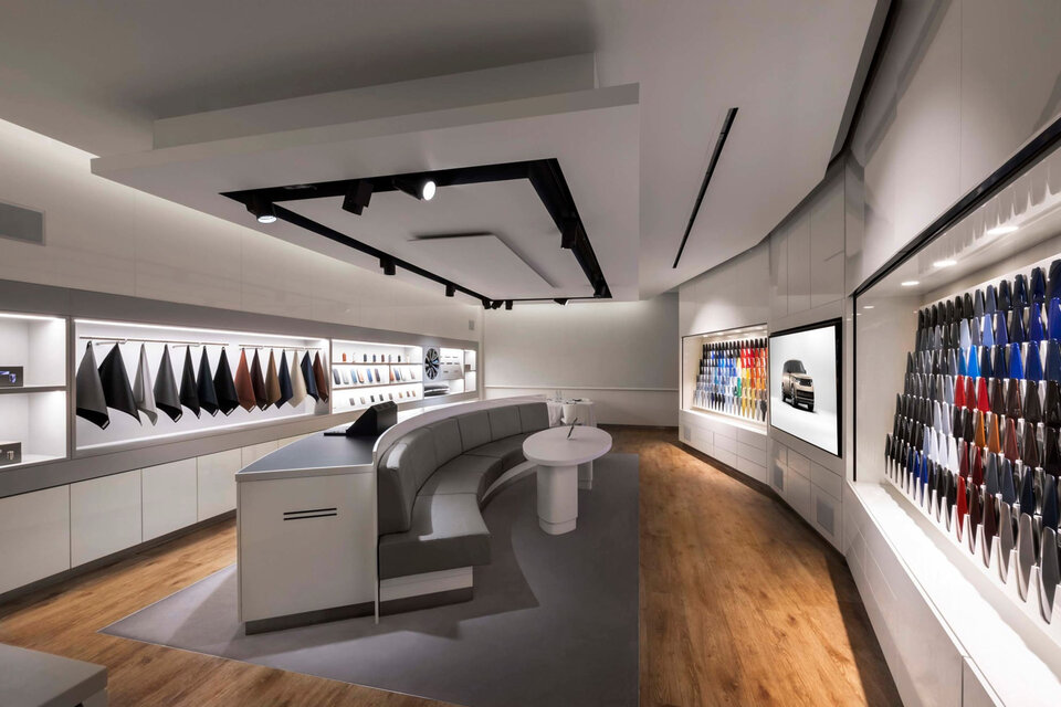 Range Rover SV Bespoke | Uncrate