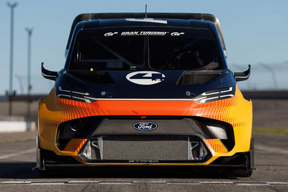 Ford SuperVan 4.2 Race Car | Uncrate