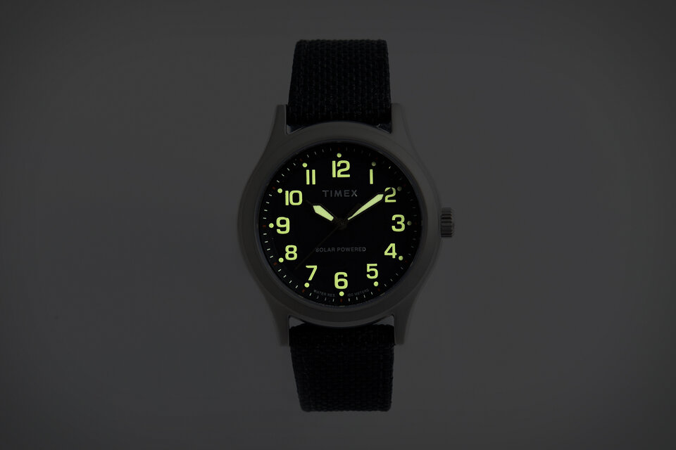 Campo solar Timex Expedition | Uncrate