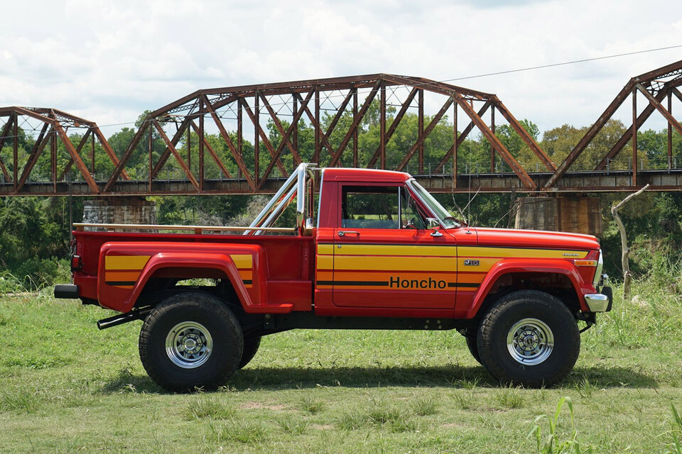 JeepHeritage 1981 Jeep J-10 Honcho Sportside | Uncrate