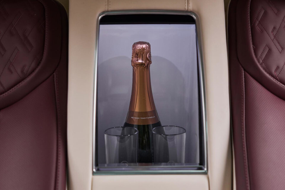 SUV Range Rover SV édition Carmel | Uncrate