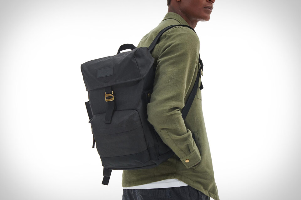 Mochila Barbour Essential Wax | Uncrate