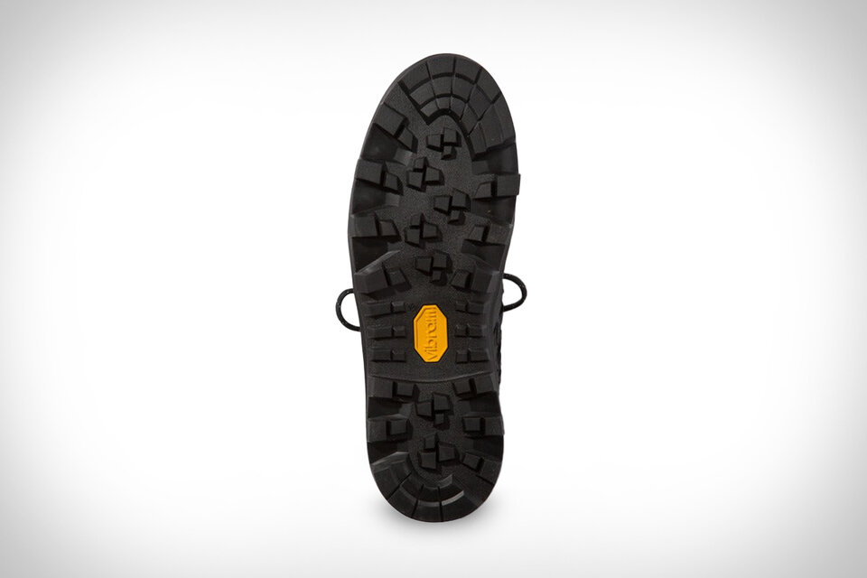 Snow Peak Mountain Trek 登山靴 | Uncrate