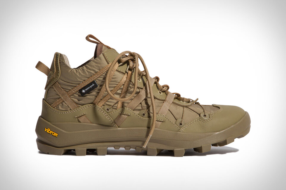 Snow Peak Mountain Trek 登山靴 | Uncrate