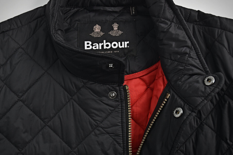 Barbour フライウェイト チェルシー キルティング ジャケット | Uncrate