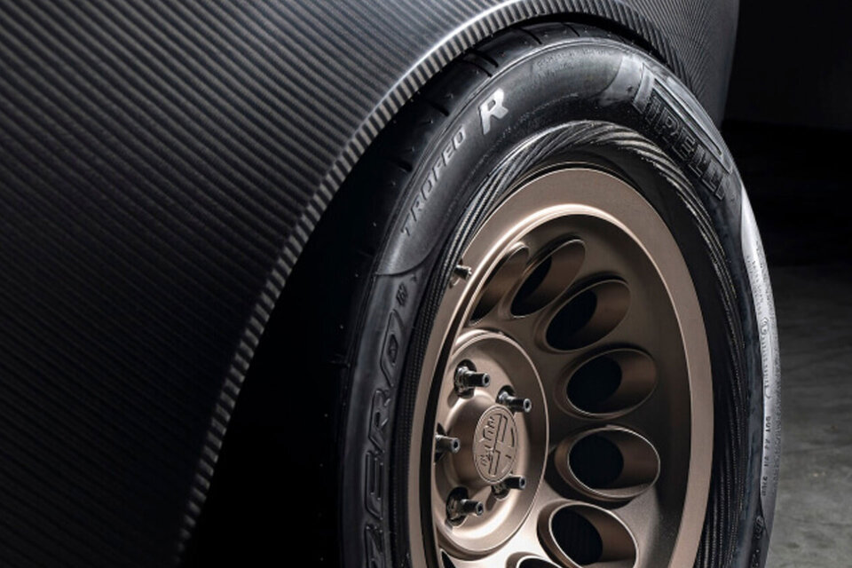 Totem Automobili GTAmodificata Alfa Romeo Restomod | Uncrate