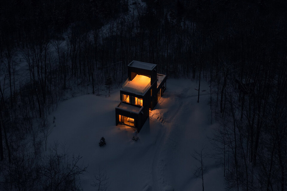 Hinterhideout x | Uncrate