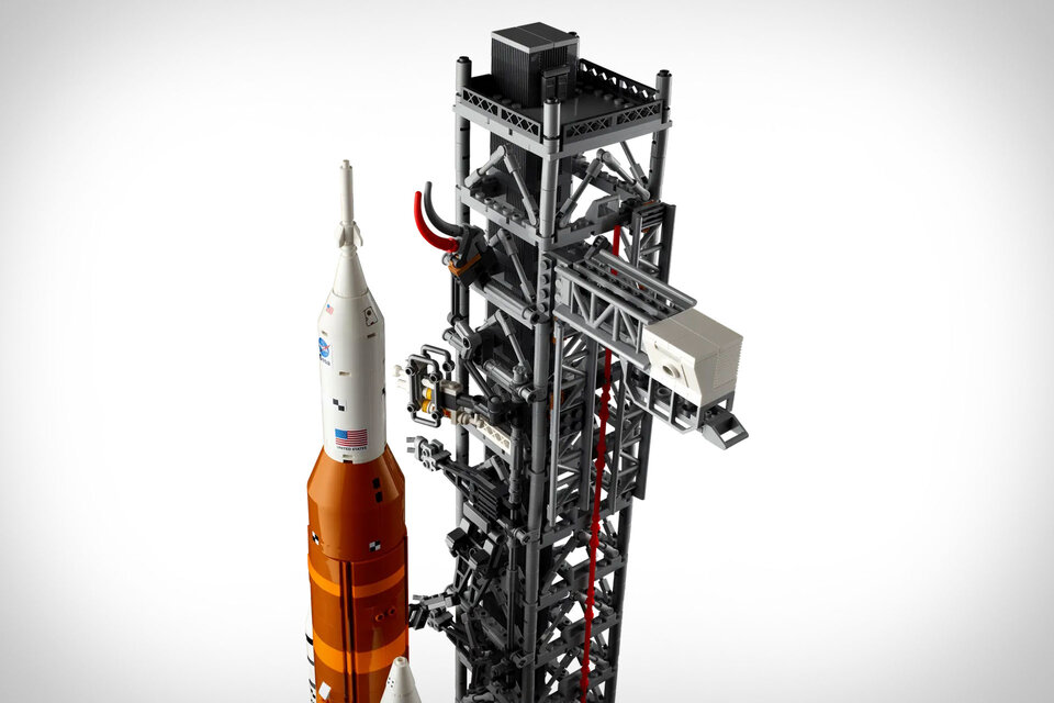 LEGO NASA Artemis Space Launch System | Uncrate