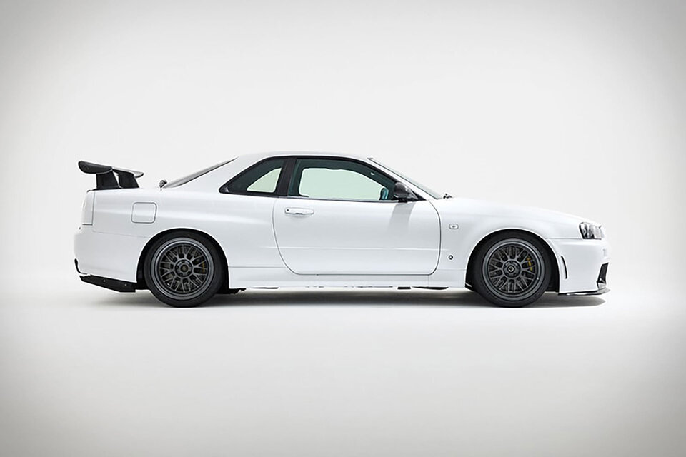 Built By Legends Nissan R34 Skyline GT-R | Uncrate