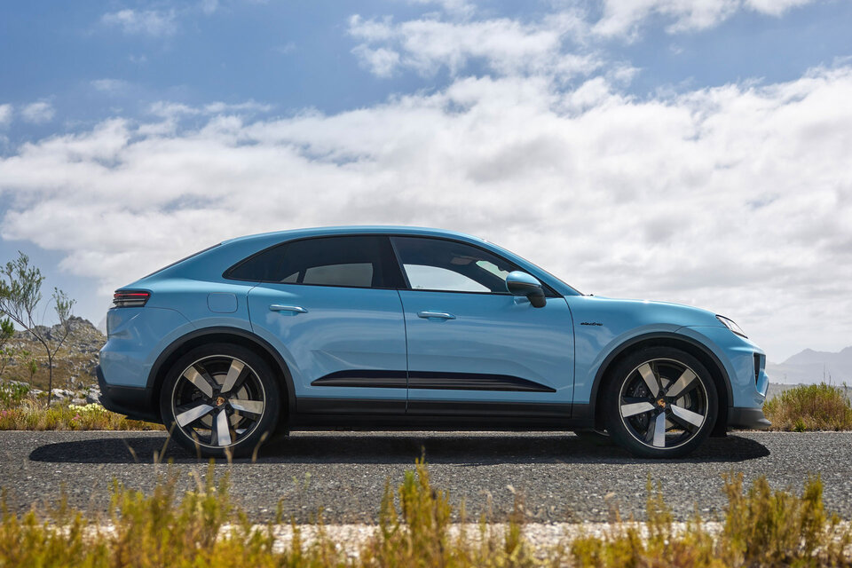 2025 Porsche Macan 4S EV | Uncrate