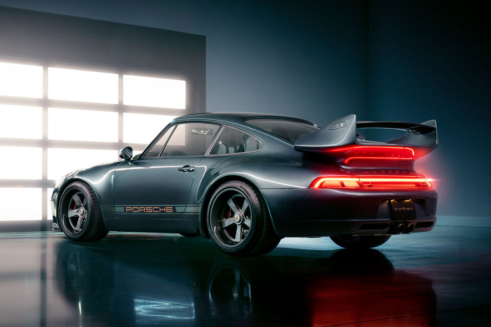 1995 Porsche 911 Remastered by Gunther Werks | Uncrate