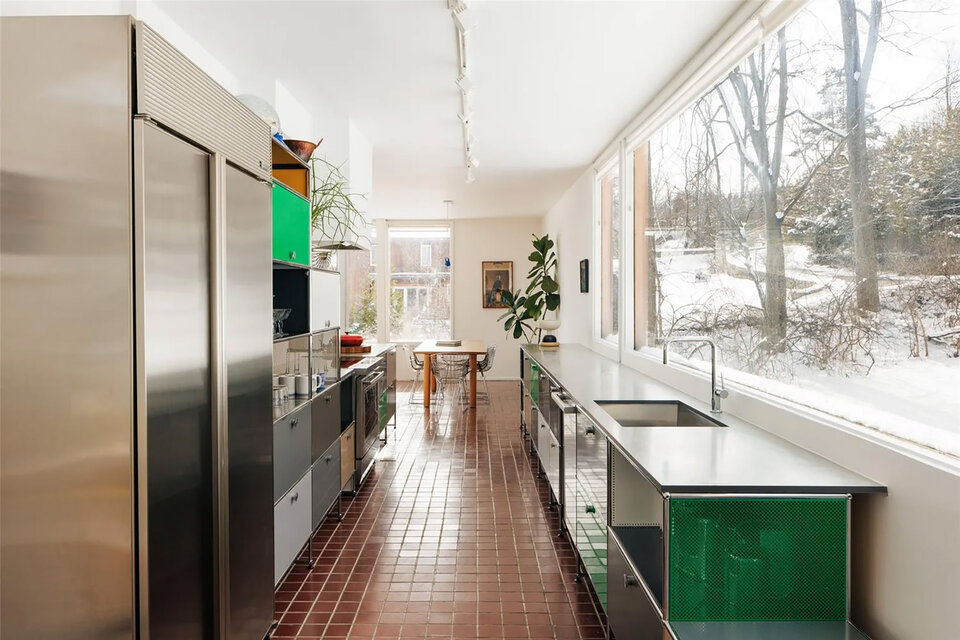 Philip Johnson's Wolfhouse | Uncrate