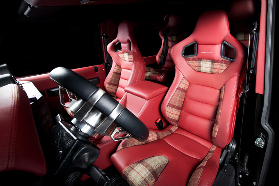 Kahn Land Rover Defender 6x6 | Uncrate