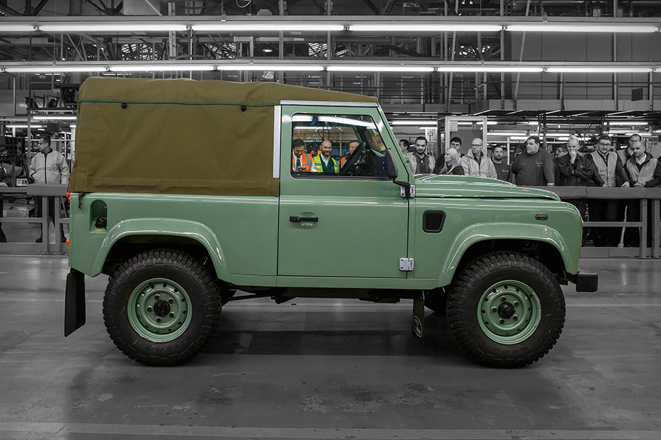 The Last Land Rover Defender | Uncrate