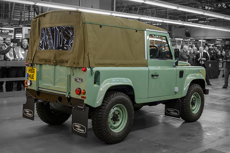 The Last Land Rover Defender | Uncrate