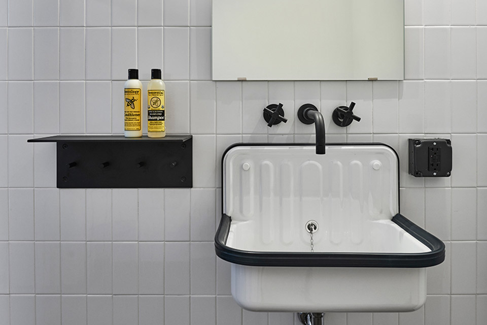 The Hollander | Uncrate