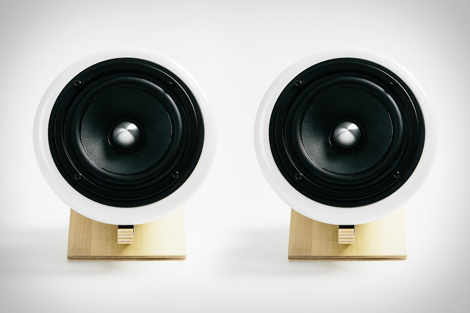 Les Haut-Parleurs en Céramique de Joey Roth | Uncrate