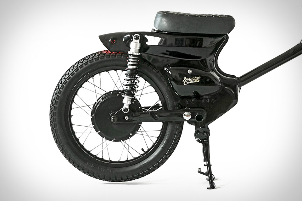 Shanghai Customs Honda eCub Scooter | Uncrate