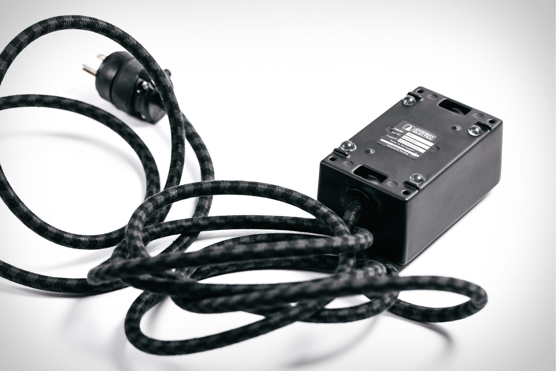 Conway Electric Extō Smart Chip USB | Uncrate